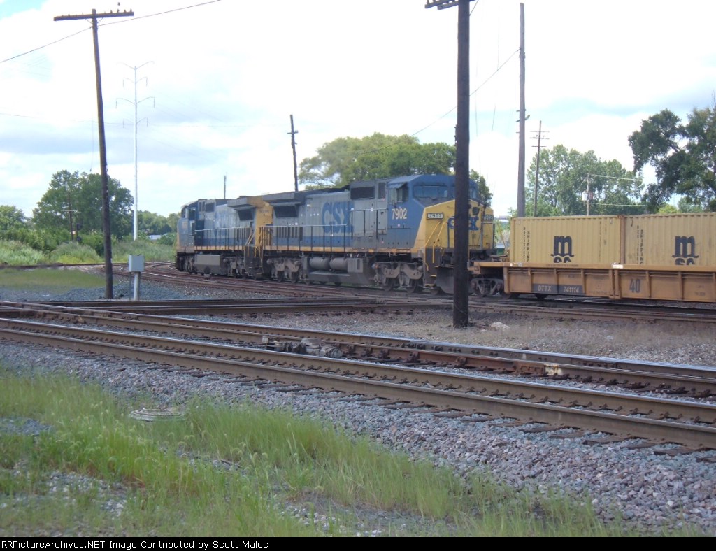 CSX 9039 & 7902